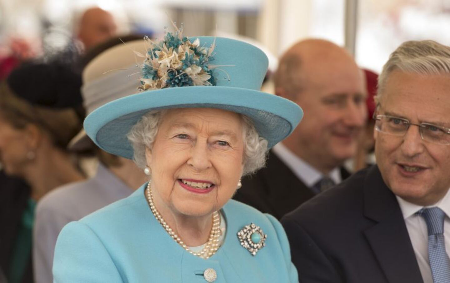 Salió al mercado la Nintendo Wii bañada en oro creada para la reina ...