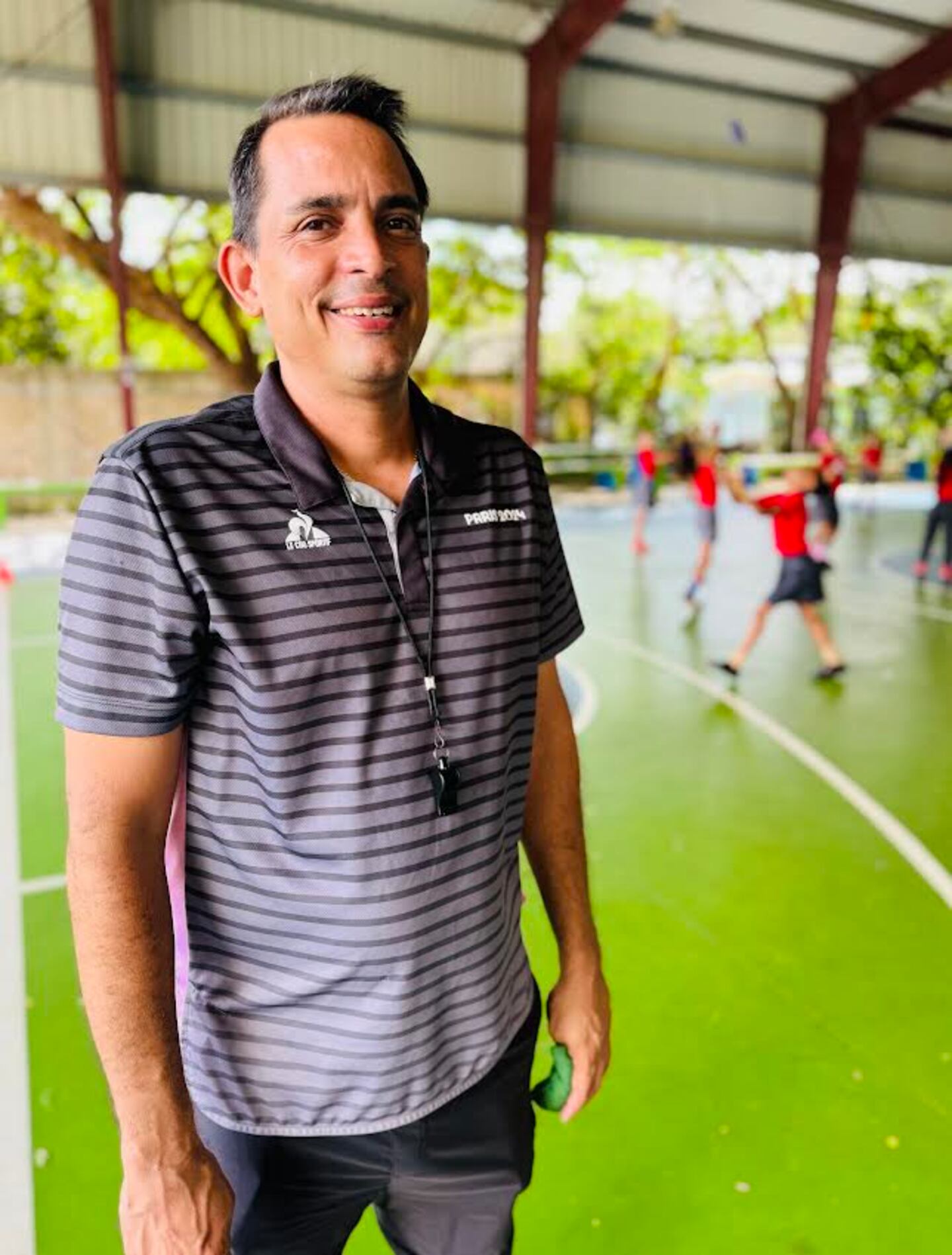 Maestro de escuela en Loíza se destaca como árbitro de boxeo en los ...