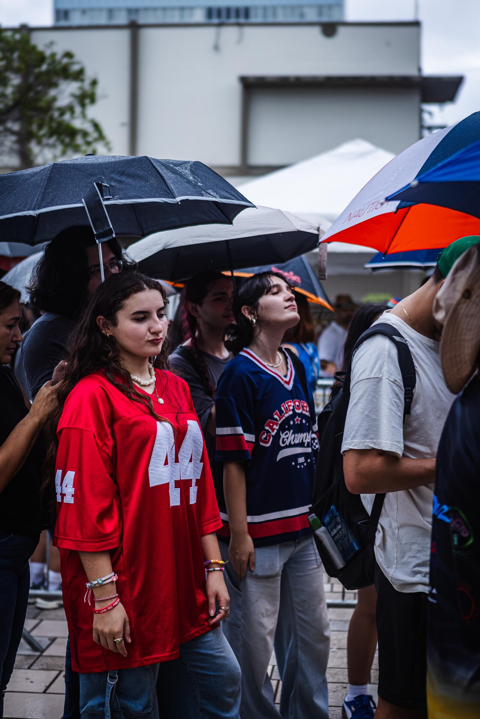 Cierran las filas para comprar boletos de la residencia de Bad Bunny en ...