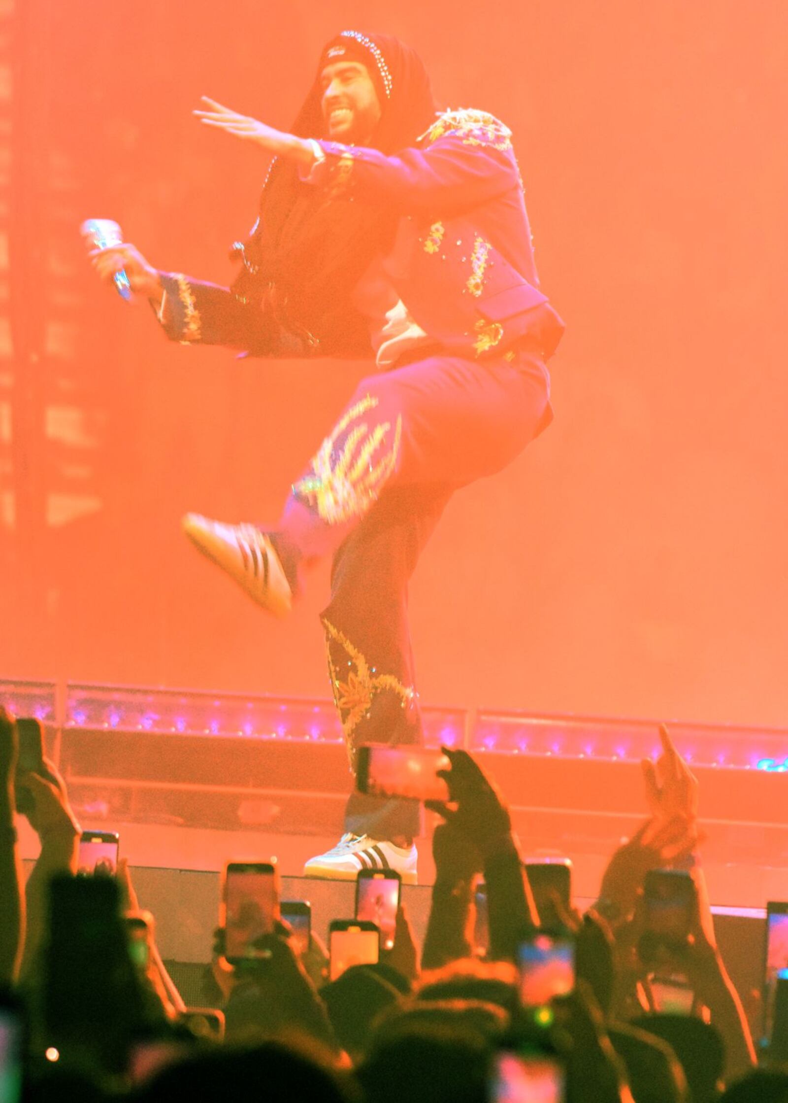 Bad Bunny deleita a sus fans con un recorrido nostálgico por sus ...